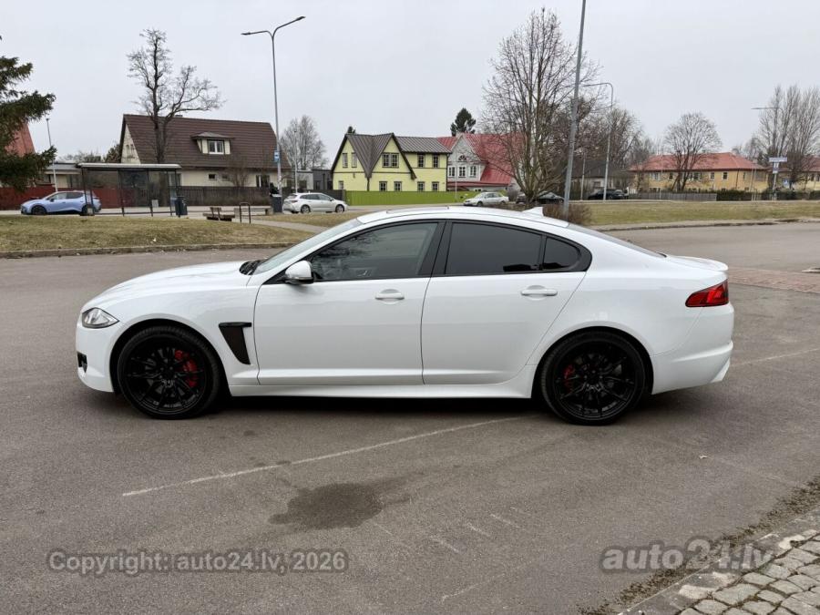 White Jaguar XF 2014 in Tallinn, with an engine capacity of 3.00 L and mileage of 143 thousand km for 12900 €, photo 6 on AUTOMOTO.COM.LV