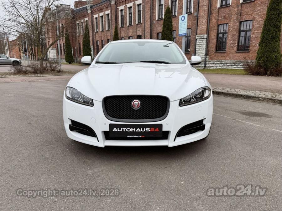 White Jaguar XF 2014 in Tallinn, with an engine capacity of 3.00 L and mileage of 143 thousand km for 12900 €, photo 8 on AUTOMOTO.COM.LV