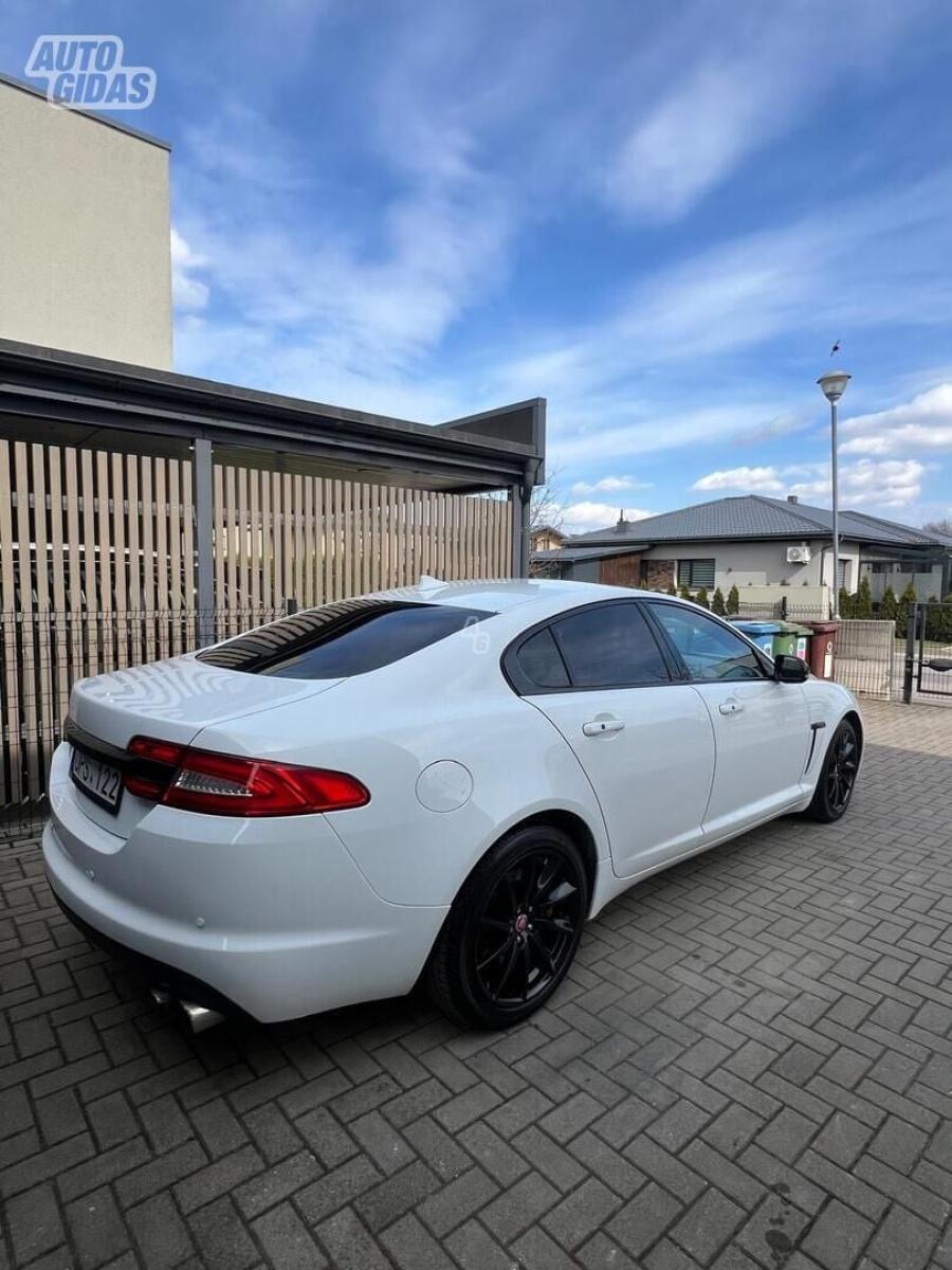 White Jaguar XF 2014 in Kaunas, with an engine capacity of 2.00 L and mileage of 82 thousand km for 7500 €, photo 9 on AUTOMOTO.COM.LV