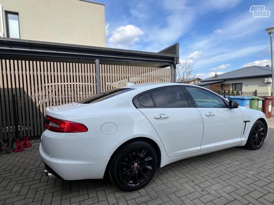White Jaguar XF 2014 in Kaunas, with an engine capacity of 2.00 L and mileage of 82 thousand km for 7500 €, photo 12 on AUTOMOTO.COM.LV