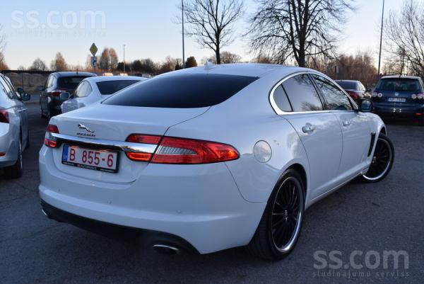 White Jaguar XF 2014 in Kuldiga, with an engine capacity of 3.00 L and mileage of 0 thousand km for 16990 €, photo 2 on AUTOMOTO.COM.LV
