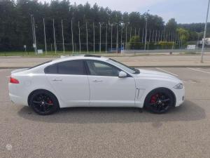 White Jaguar XF 2014 in Vilnius, with an engine capacity of 2.00 L and mileage of 124 thousand km for 7490 €, photo 6 on AUTOMOTO.COM.LV