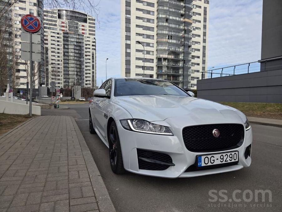 White Jaguar XF 2015 in Riga, with an engine capacity of 2.00 L and mileage of 195 thousand km for 8950 €, photo 3 on AUTOMOTO.COM.LV