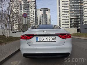 White Jaguar XF 2015 in Riga, with an engine capacity of 2.00 L and mileage of 195 thousand km for 8950 €, photo 8 on AUTOMOTO.COM.LV