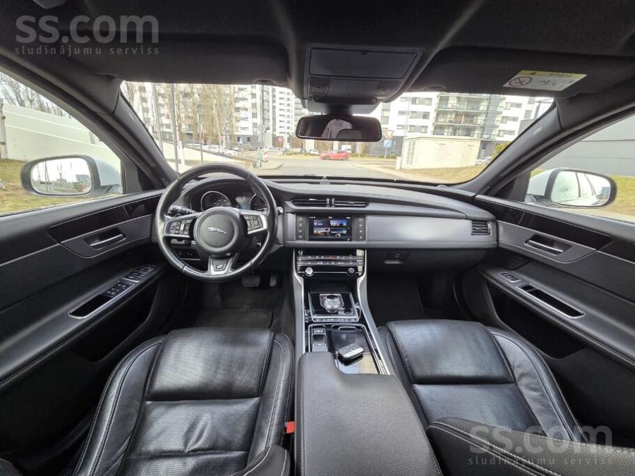 White Jaguar XF 2015 in Riga, with an engine capacity of 2.00 L and mileage of 195 thousand km for 8950 €, photo 11 on AUTOMOTO.COM.LV