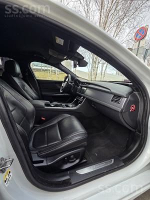 White Jaguar XF 2015 in Riga, with an engine capacity of 2.00 L and mileage of 195 thousand km for 8950 €, photo 12 on AUTOMOTO.COM.LV