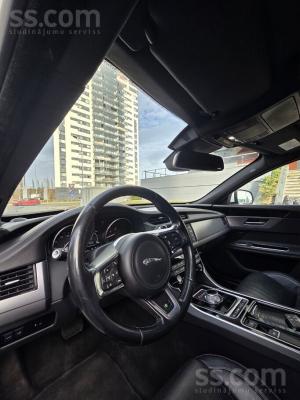 White Jaguar XF 2015 in Riga, with an engine capacity of 2.00 L and mileage of 195 thousand km for 8950 €, photo 17 on AUTOMOTO.COM.LV