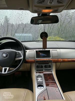 Balts Jaguar XF 2015 Gargždai, ar dzinēja tilpumu 2.00 L un nobraukumu 130 tūkst. km par 7600 €, foto 4 vietnē AUTOMOTO.COM.LV