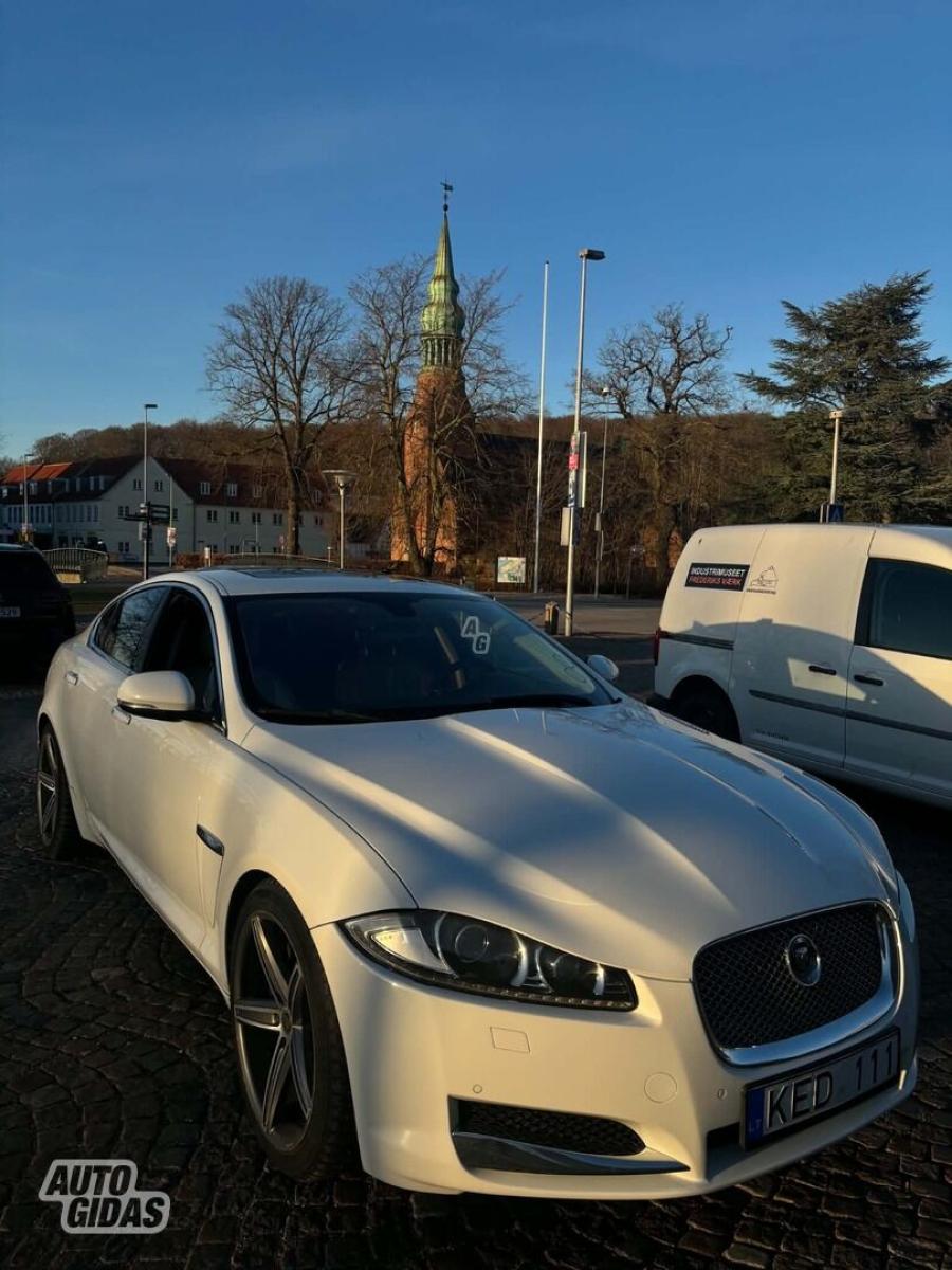 Balts Jaguar XF 2015 Gargždai, ar dzinēja tilpumu 2.00 L un nobraukumu 130 tūkst. km par 7600 €, foto 5 vietnē AUTOMOTO.COM.LV