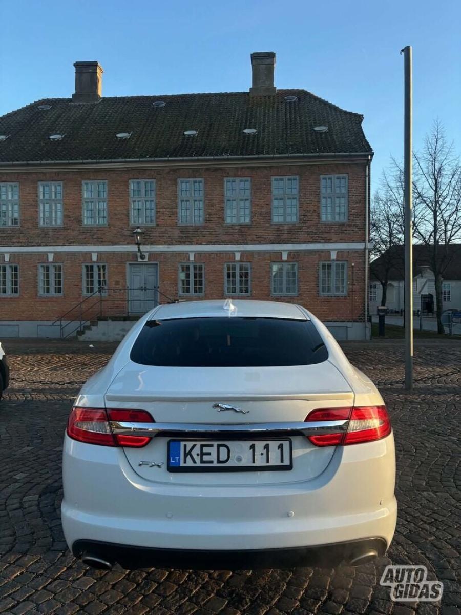 Balts Jaguar XF 2015 Gargždai, ar dzinēja tilpumu 2.00 L un nobraukumu 130 tūkst. km par 7600 €, foto 9 vietnē AUTOMOTO.COM.LV