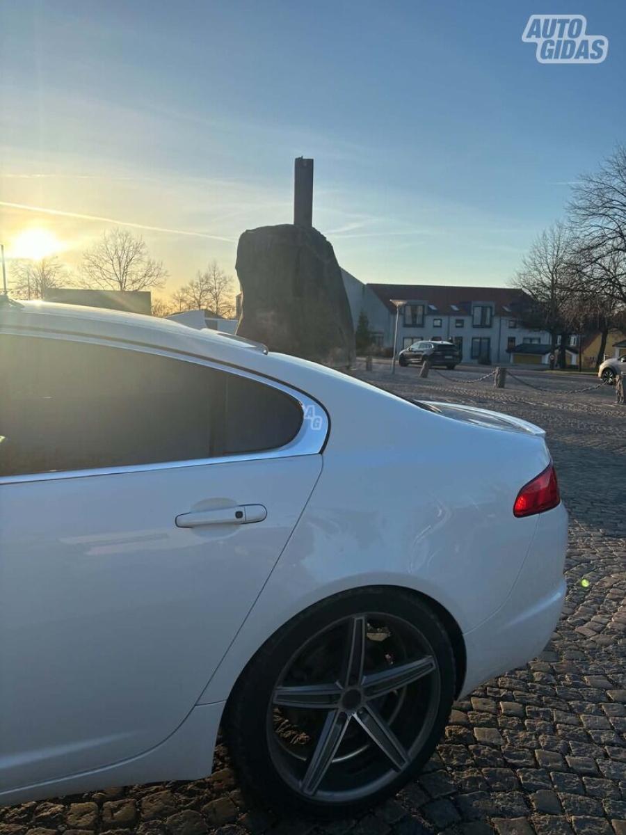 Balts Jaguar XF 2015 Gargždai, ar dzinēja tilpumu 2.00 L un nobraukumu 130 tūkst. km par 7600 €, foto 10 vietnē AUTOMOTO.COM.LV