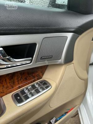 Balts Jaguar XF 2015 Gargždai, ar dzinēja tilpumu 2.00 L un nobraukumu 130 tūkst. km par 7600 €, foto 15 vietnē AUTOMOTO.COM.LV