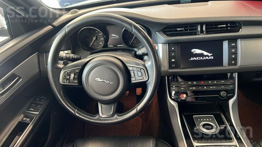 White Jaguar XF 2016 in Riga, with an engine capacity of 2.00 L and mileage of 218 thousand km for 8999 €, photo 6 on AUTOMOTO.COM.LV