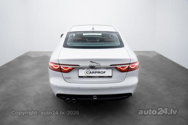 White Jaguar XF 2016 in Tallinn, with an engine capacity of 2.00 L and mileage of 194 thousand km for 13999 €, photo 6 on AUTOMOTO.COM.LV