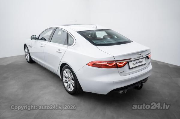 White Jaguar XF 2016 in Tallinn, with an engine capacity of 2.00 L and mileage of 194 thousand km for 13999 €, photo 7 on AUTOMOTO.COM.LV
