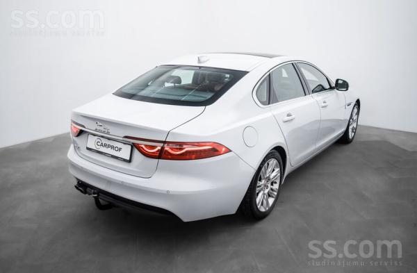 White Jaguar XF 2016 in Tallinn, with an engine capacity of 2.00 L and mileage of 194 thousand km for 13999 €, photo 3 on AUTOMOTO.COM.LV