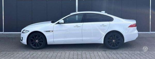 Balts Jaguar XF 2017 Prienai, ar dzinēja tilpumu 2.00 L un nobraukumu 210 tūkst. km par 6200 €, foto 3 vietnē AUTOMOTO.COM.LV