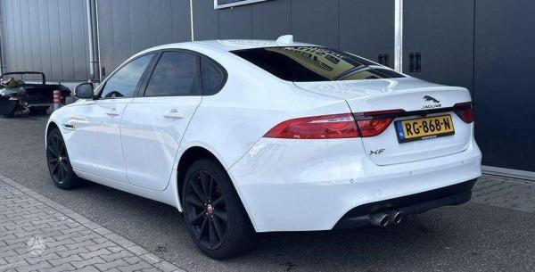 Balts Jaguar XF 2017 Prienai, ar dzinēja tilpumu 2.00 L un nobraukumu 210 tūkst. km par 6200 €, foto 8 vietnē AUTOMOTO.COM.LV
