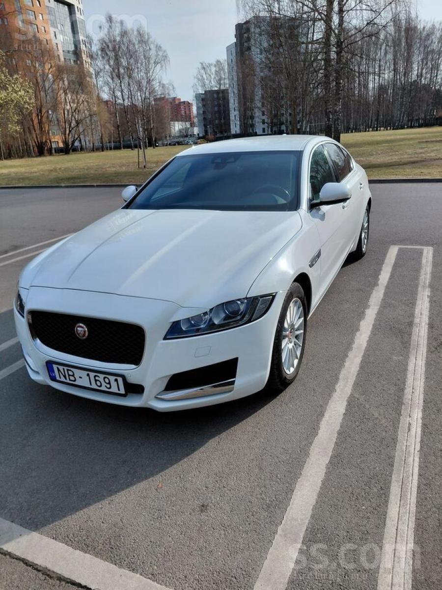 White Jaguar XF 2019 in Riga, with an engine capacity of 2.00 L and mileage of 60 thousand km for 16200 €, photo 6 on AUTOMOTO.COM.LV