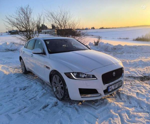 White Jaguar XF 2020 in Siauliai, with an engine capacity of 2.00 L and mileage of 25 thousand km for 21900 €, photo 1 on AUTOMOTO.COM.LV