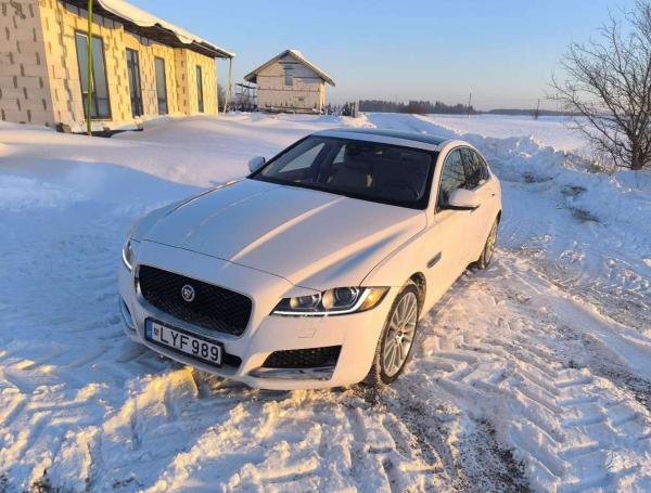 White Jaguar XF 2020 in Siauliai, with an engine capacity of 2.00 L and mileage of 25 thousand km for 21900 €, photo 3 on AUTOMOTO.COM.LV