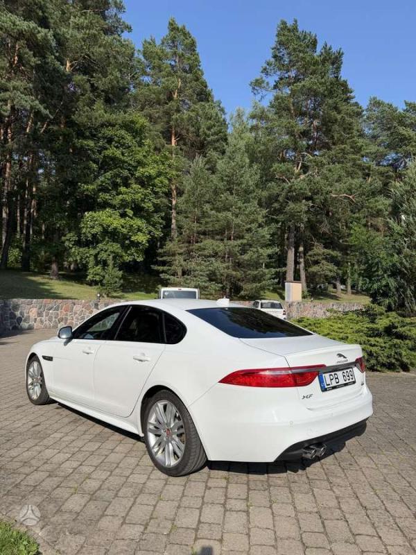 White Jaguar XF 2020 in Vilnius, with an engine capacity of 2.00 L and mileage of 139 thousand km for 16900 €, photo 2 on AUTOMOTO.COM.LV