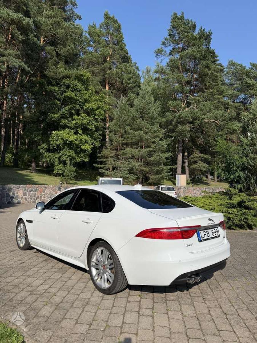 Balts Jaguar XF 2020 Viļņa, ar dzinēja tilpumu 2.00 L un nobraukumu 139 tūkst. km par 16900 €, foto 3 vietnē AUTOMOTO.COM.LV