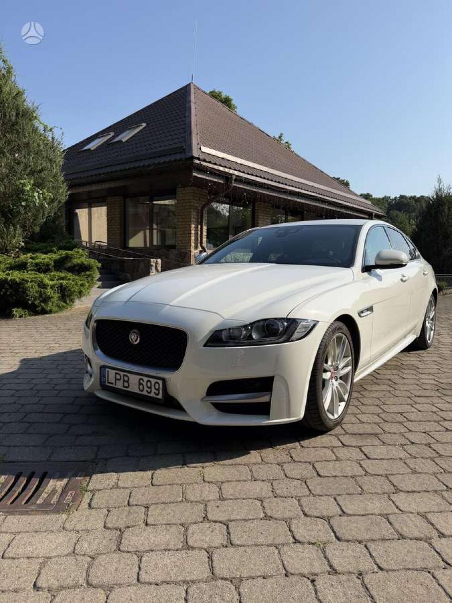 Balts Jaguar XF 2020 Viļņa, ar dzinēja tilpumu 2.00 L un nobraukumu 139 tūkst. km par 16900 €, foto 4 vietnē AUTOMOTO.COM.LV