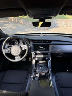 Balts Jaguar XF 2020 Viļņa, ar dzinēja tilpumu 2.00 L un nobraukumu 139 tūkst. km par 16900 €, foto 10 vietnē AUTOMOTO.COM.LV