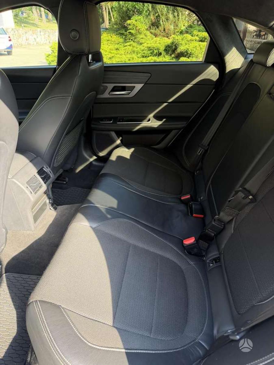 Balts Jaguar XF 2020 Viļņa, ar dzinēja tilpumu 2.00 L un nobraukumu 139 tūkst. km par 16900 €, foto 12 vietnē AUTOMOTO.COM.LV