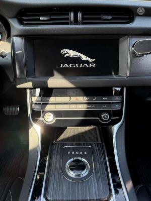 Balts Jaguar XF 2020 Viļņa, ar dzinēja tilpumu 2.00 L un nobraukumu 139 tūkst. km par 16900 €, foto 13 vietnē AUTOMOTO.COM.LV