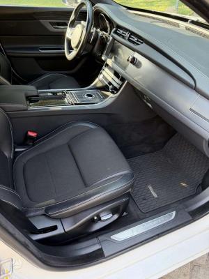 Balts Jaguar XF 2020 Viļņa, ar dzinēja tilpumu 2.00 L un nobraukumu 139 tūkst. km par 16900 €, foto 14 vietnē AUTOMOTO.COM.LV