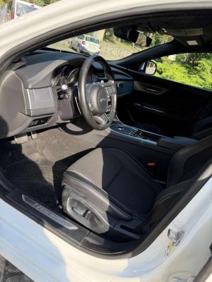 Balts Jaguar XF 2020 Viļņa, ar dzinēja tilpumu 2.00 L un nobraukumu 139 tūkst. km par 16900 €, foto 16 vietnē AUTOMOTO.COM.LV