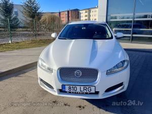 White Jaguar XF 2013 in Tallinn, with an engine capacity of 2.20 L and mileage of 0 thousand km for 7600 €, photo 3 on AUTOMOTO.COM.LV