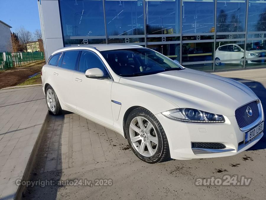 White Jaguar XF 2013 in Tallinn, with an engine capacity of 2.20 L and mileage of 0 thousand km for 7600 €, photo 6 on AUTOMOTO.COM.LV