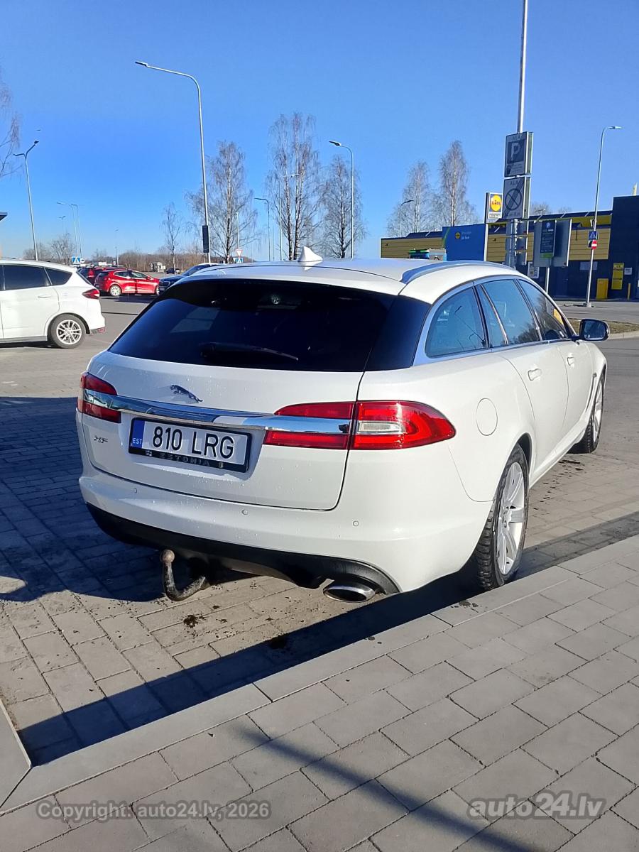 White Jaguar XF 2013 in Tallinn, with an engine capacity of 2.20 L and mileage of 0 thousand km for 7600 €, photo 7 on AUTOMOTO.COM.LV