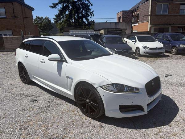 White Jaguar XF 2013 in Ukmerge, with an engine capacity of 2.20 L and mileage of 212 thousand km for 4150 €, photo 3 on AUTOMOTO.COM.LV
