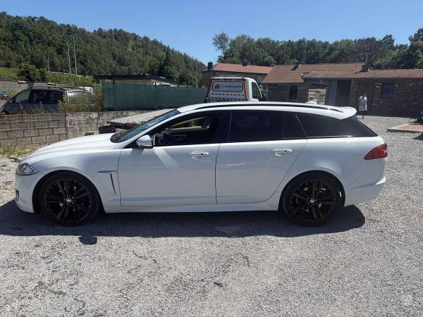 White Jaguar XF 2013 in Ukmerge, with an engine capacity of 2.20 L and mileage of 212 thousand km for 4150 €, photo 8 on AUTOMOTO.COM.LV