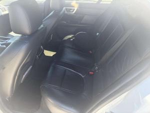 White Jaguar XF 2013 in Ukmerge, with an engine capacity of 2.20 L and mileage of 212 thousand km for 4150 €, photo 12 on AUTOMOTO.COM.LV
