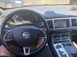 White Jaguar XF 2013 in Ukmerge, with an engine capacity of 2.20 L and mileage of 212 thousand km for 4150 €, photo 16 on AUTOMOTO.COM.LV