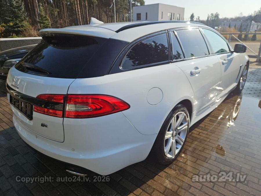 White Jaguar XF 2014 in Tartu, with an engine capacity of 2.20 L and mileage of 218 thousand km for 9790 €, photo 5 on AUTOMOTO.COM.LV