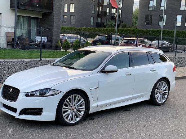 Jaguar XF 2014 in Kaunas on AUTOMOTO.COM.LV White Jaguar XF 2014 in Kaunas, with an engine capacity of 2.18 L and mileage of 399 thousand km for 5699 €, photo 5 on AUTOMOTO.COM.LV