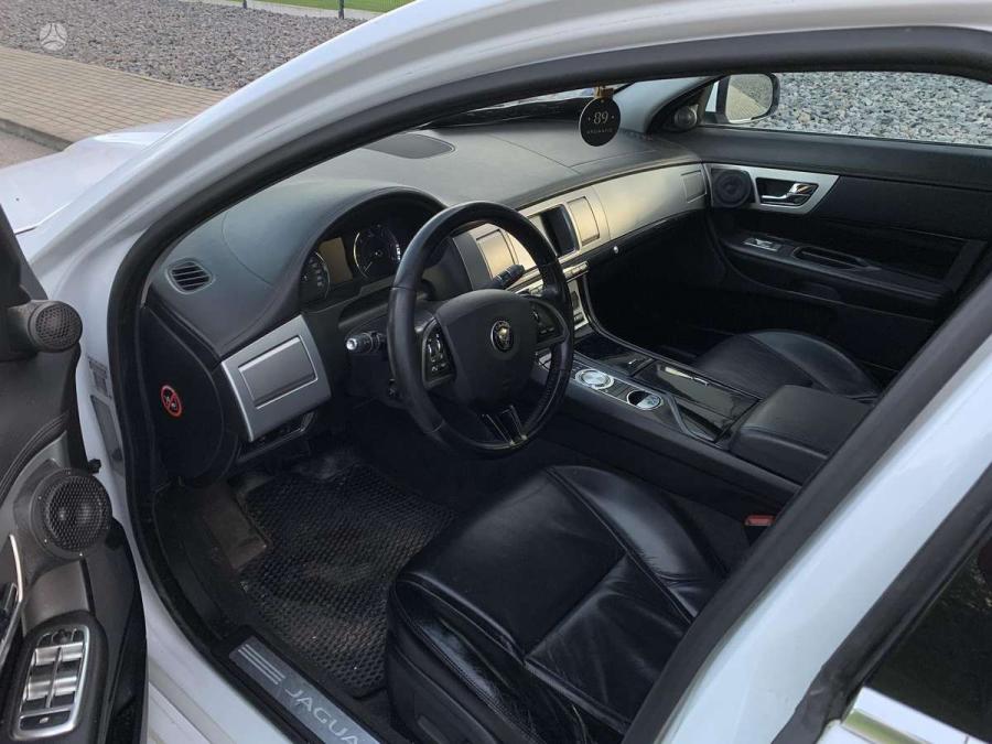 Balts Jaguar XF 2014 Kauņa, ar dzinēja tilpumu 2.18 L un nobraukumu 399 tūkst. km par 5699 €, foto 40 vietnē AUTOMOTO.COM.LV
