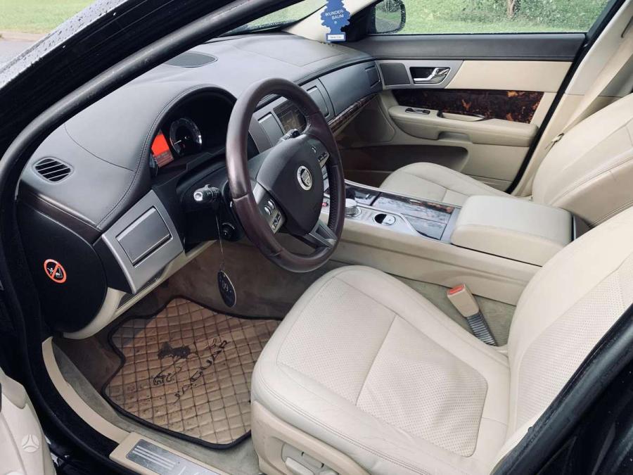 Balts Jaguar XF 2014 Kauņa, ar dzinēja tilpumu 2.18 L un nobraukumu 399 tūkst. km par 5699 €, foto 61 vietnē AUTOMOTO.COM.LV