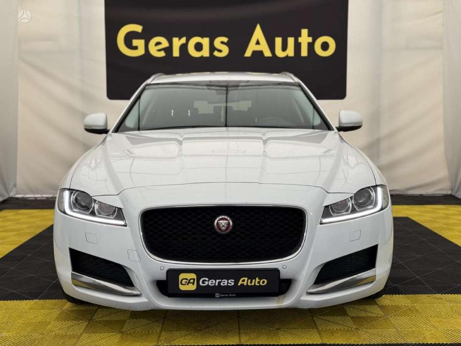 White Jaguar XF 2018 in Vilnius, with an engine capacity of 2.00 L and mileage of 242 thousand km for 7990 €, photo 2 on AUTOMOTO.COM.LV