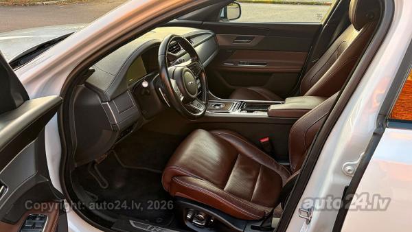 Balts Jaguar XF 2018 Tallina, ar dzinēja tilpumu 2.00 L un nobraukumu 218 tūkst. km par 15499 €, foto 7 vietnē AUTOMOTO.COM.LV