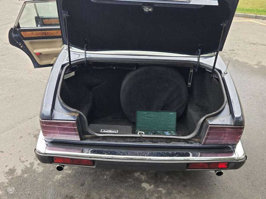 Blue Jaguar XJ 40 1988 in Vilnius, with an engine capacity of 3.60 L and mileage of 59 thousand km for 12600 €, photo 9 on AUTOMOTO.COM.LV