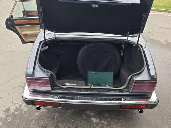 Ягуар XJ 40 1988 в Вильнюс на AUTOMOTO.COM.LV Синий Ягуар XJ 40 1988 в Вильнюс, объемом двигателя 3.60 л и пробегом 59 тыс. км за 12600 €, фото 9 на AUTOMOTO.COM.LV