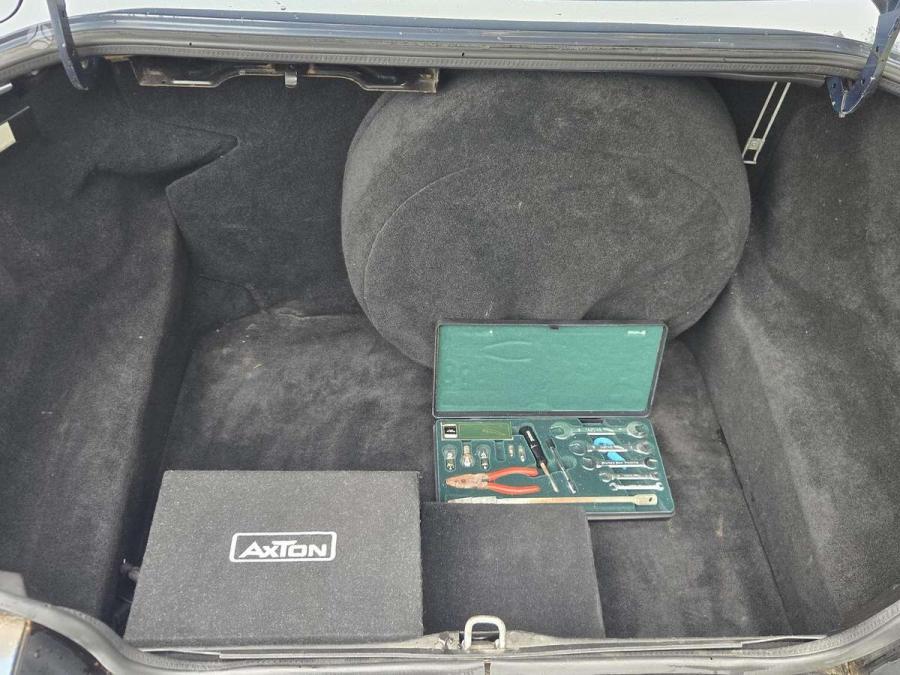 Zils Jaguar XJ 40 1988 Viļņa, ar dzinēja tilpumu 3.60 L un nobraukumu 59 tūkst. km par 12600 €, foto 13 vietnē AUTOMOTO.COM.LV