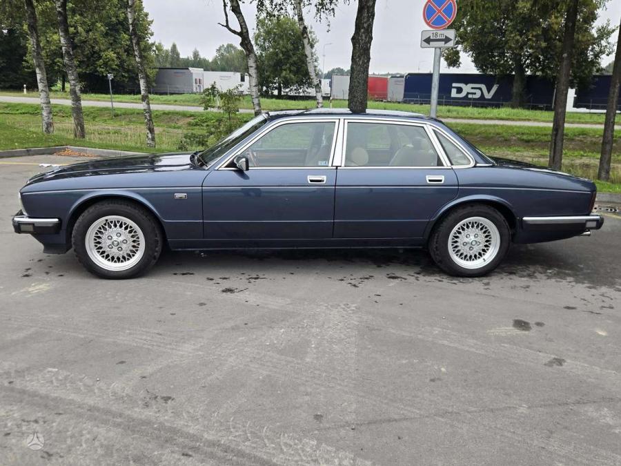 Zils Jaguar XJ 40 1988 Viļņa, ar dzinēja tilpumu 3.60 L un nobraukumu 59 tūkst. km par 12600 €, foto 17 vietnē AUTOMOTO.COM.LV